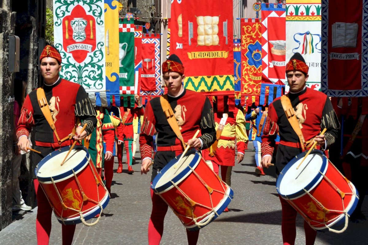 Umbria Tourist Guide and Travel Information for Visitors to Umbria, Italy